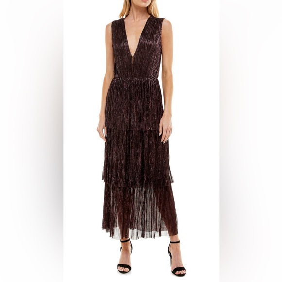 Socialite | Dresses | Socialite Vneck Tiered Dress | Poshmark
